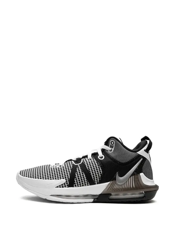 Nike Lebron Witness Vii Sneakers - White