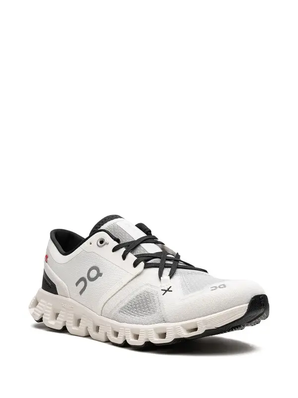 On Cloud X 3 Sneakers - White