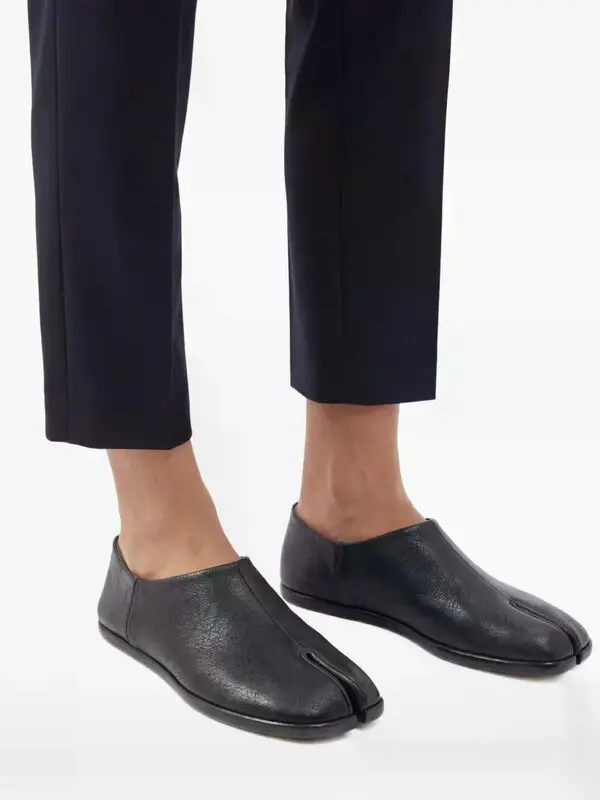 MAISON MARGIELA Tabi Slip-on Loafers - Black