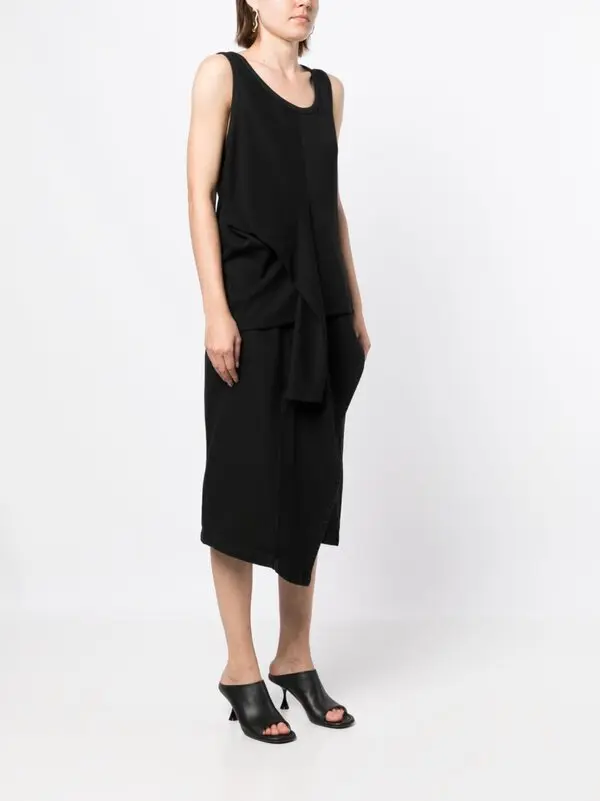 Goen.j Asymmetric Sleeveless Top - Black