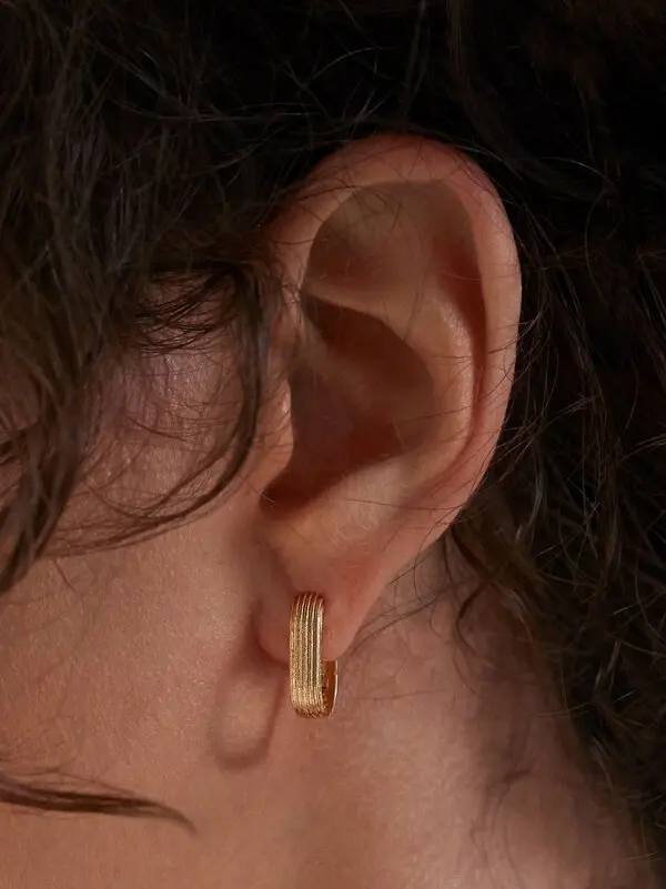 Monica Vinader Groovie Huggie Earrings