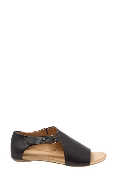 BUENO Kale Flat Sandal