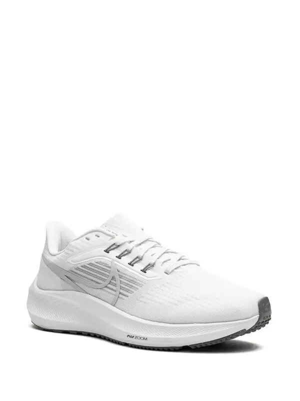 Nike Pegasus 39 Low-top Sneakers