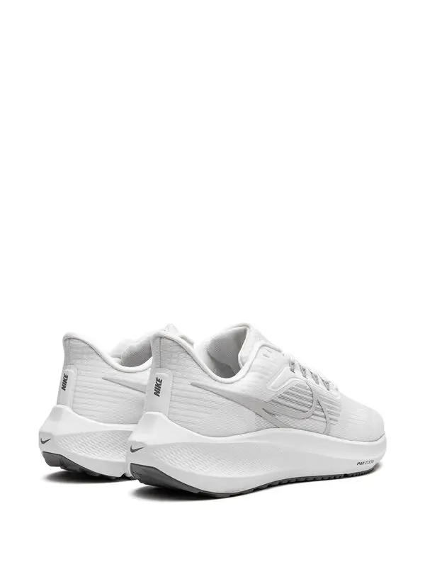 Nike Pegasus 39 Low-top Sneakers