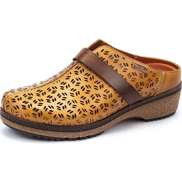 Pikolinos Granada Perforated Clog - Honey