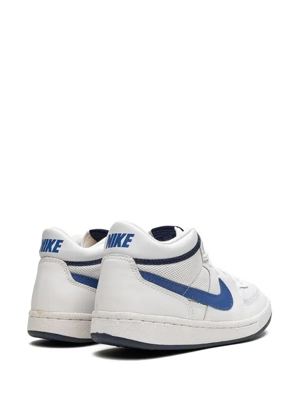 Nike Challenge Court Mid Sneakers - White