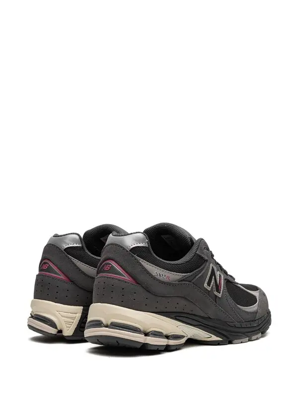 NEW BALANCE 2002r Sneakers - Black