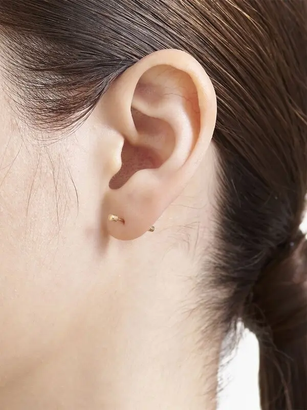 Shihara 18kt Yellow Twist Pin 02 Earring