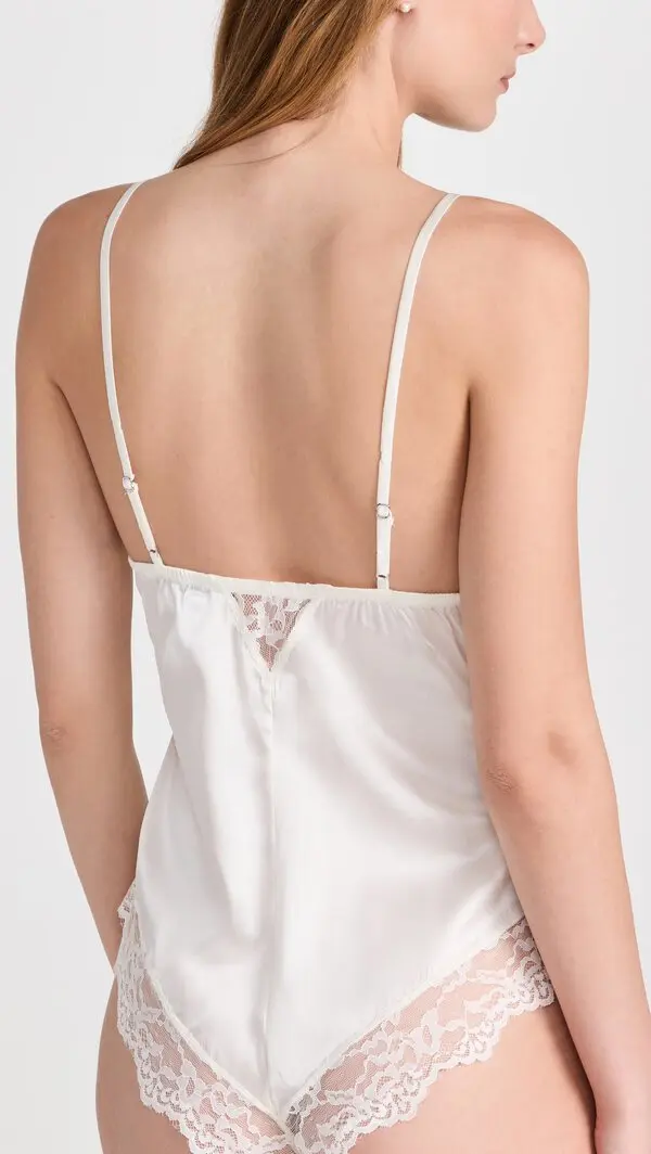 FLEUR DU MAL Venus Lace Trim Silk Thong Teddy - Ivory
