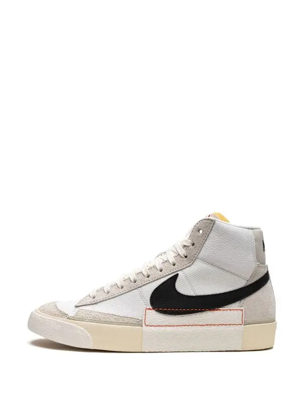 Nike Blazer Mid '77 Sneakers - White