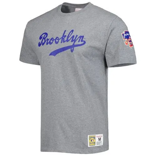Mitchell & Ness Jackie Robinson Brooklyn Dodgers Cooperstown Collection Legends T-shirt