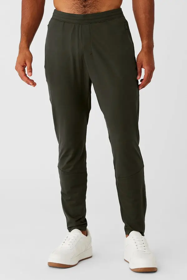 Alo Yoga Conquer React Performance Pant - Stealth Green