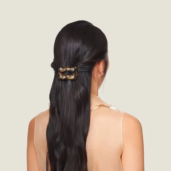 Miu Miu Black Hair Claw with Gold Accents Miu Miu Plexiglas Claw Clip - Dark Tortoiseshell | Editorialist main image 4