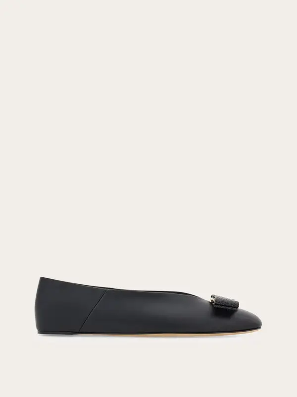 FERRAGAMO Vara Bow Ballet Flat - Black