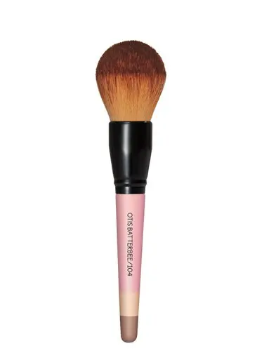 OTIS BATTERBEE Ultimate Face Brush - 104