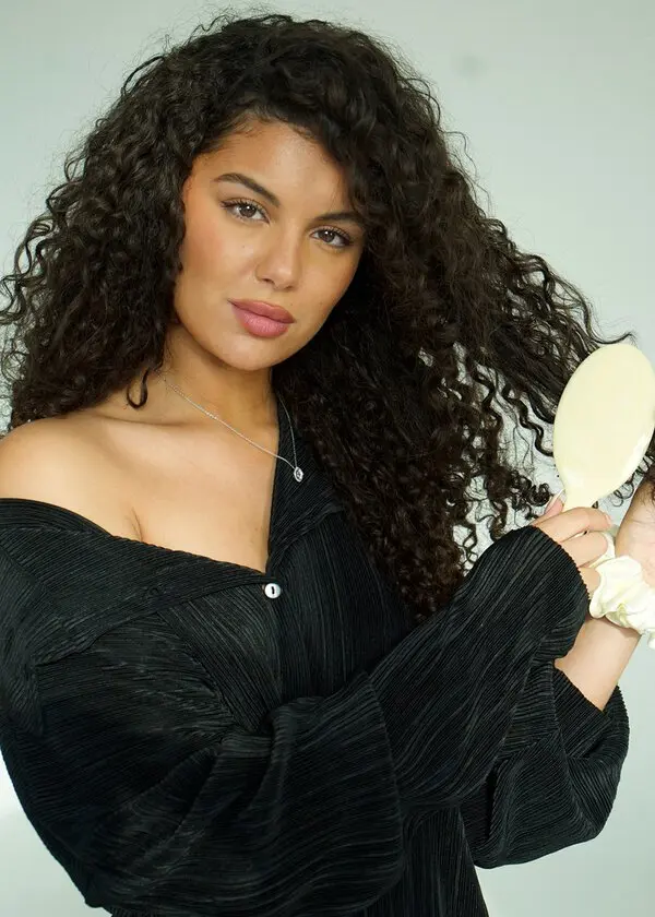 MINIMALISTA The Detangler Brush – Karat Gold