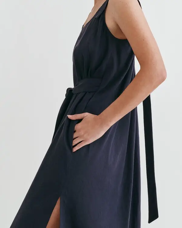 Cuyana Linen Gathered Back Dress - Navy | Editorialist