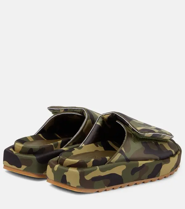 GIA BORGHINI Gia 1 Uni Slides