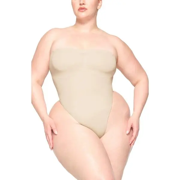 SKIMS Seamless Sculpt Strapless Bodysuit - Sand