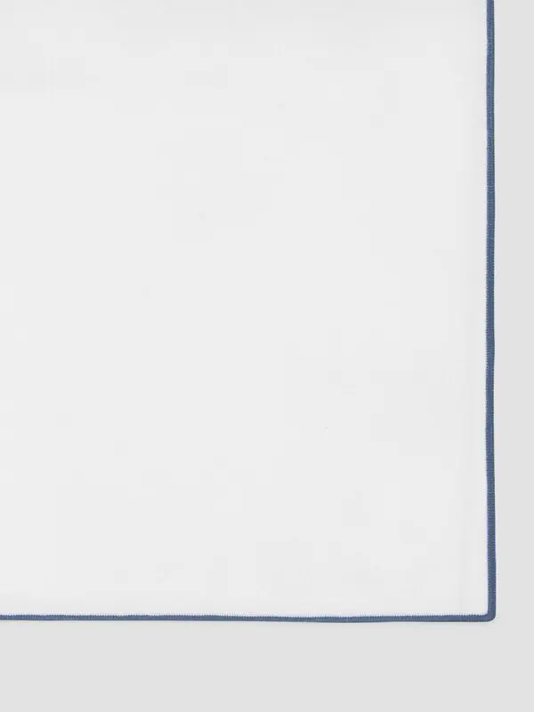 HOME TREASURES Arlo Tablecloth - Azure