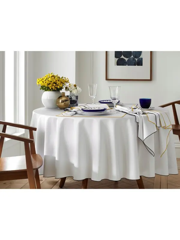 HOME TREASURES Arlo Tablecloth