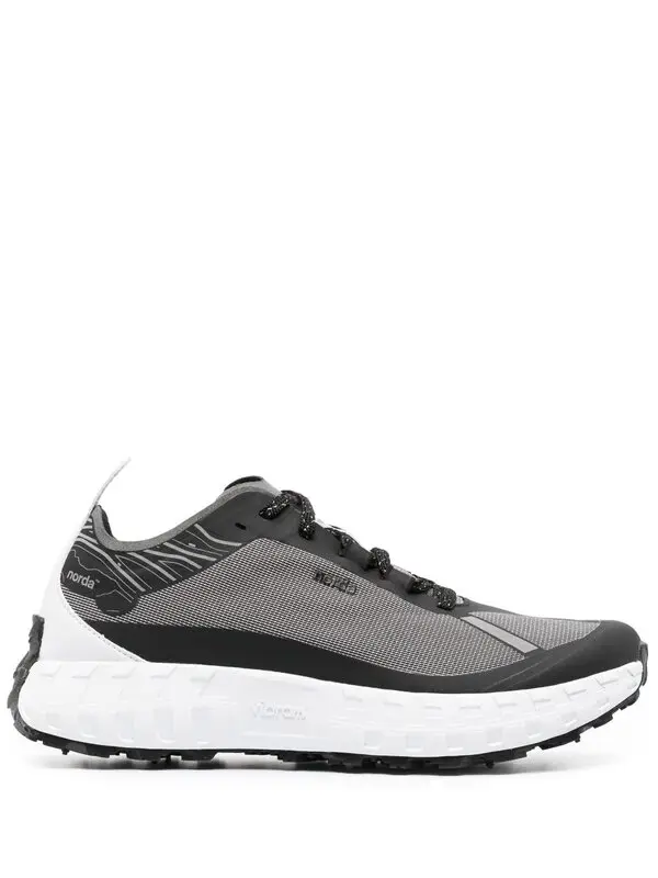 NORDA 001 Low-top Sneakers - Black
