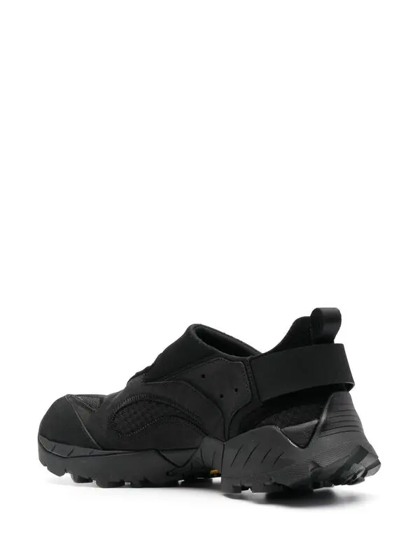 ROA Low-top Sneakers - Black