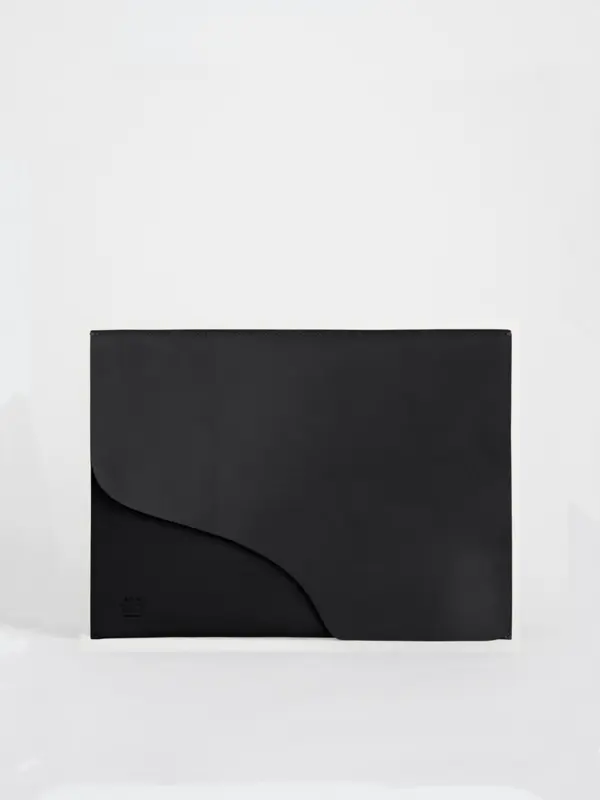 ATP ATELIER Sardegna Media Leather Laptop Case - Black