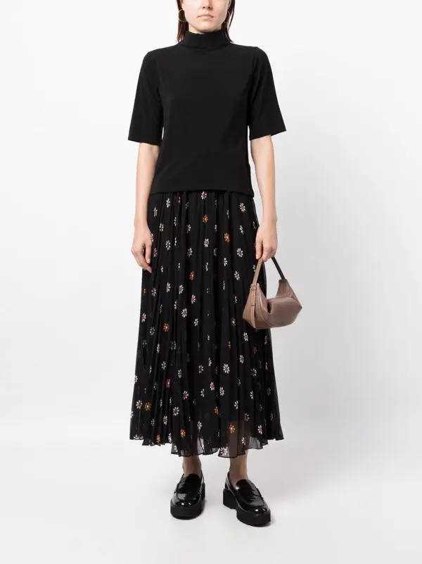 AGNES B. High-neck Short-sleeve T-shirt
