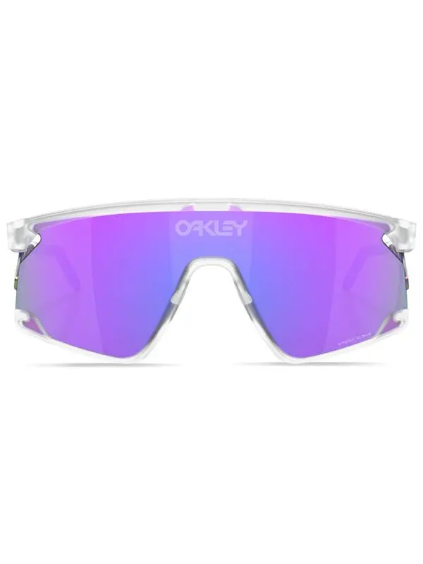 Oakley Oversized-frame Sunglasses - White