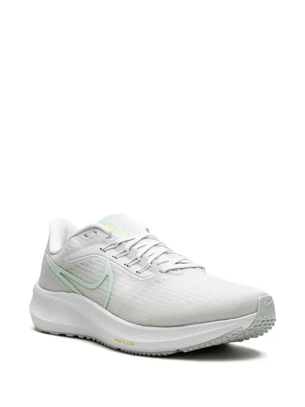 Nike Air Zoom Pegasus 39 Sneakers