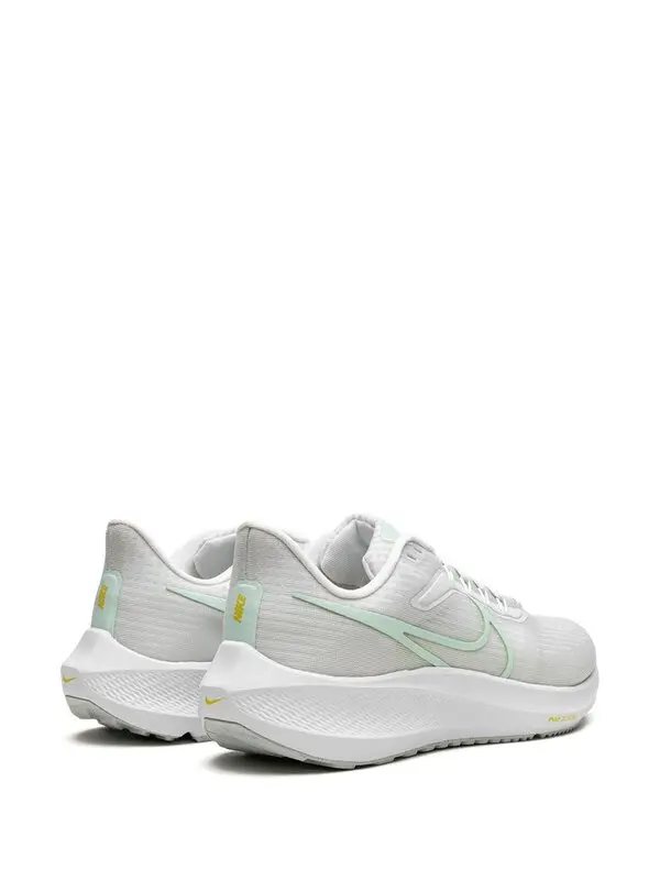 Nike Air Zoom Pegasus 39 Sneakers