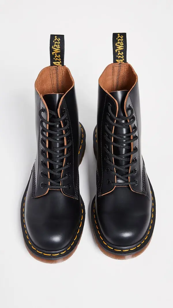 Dr. Martens 1460 Vintage 8 Eye Boots - Black