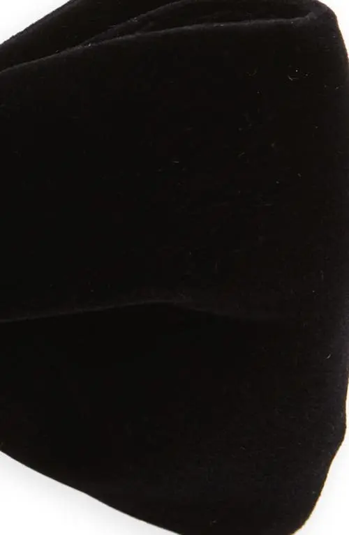 TOM FORD Pre-tied Velveteen Bow Tie - Black