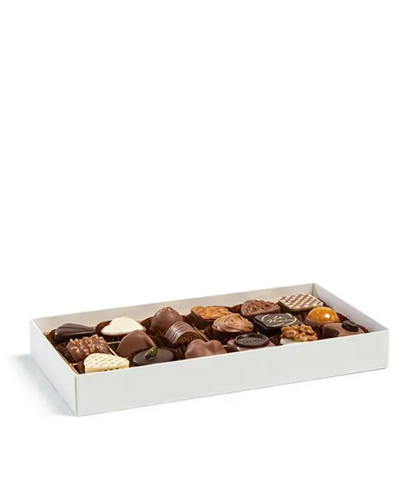LäDerach Chocolatier Suisse Classic 18-Piece Pralines Chocolate