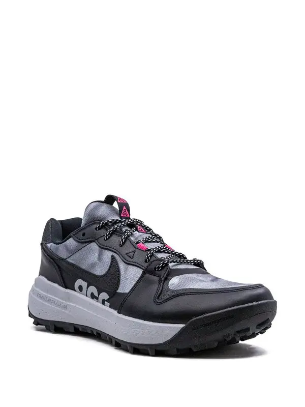 Nike Lowcate Sneakers