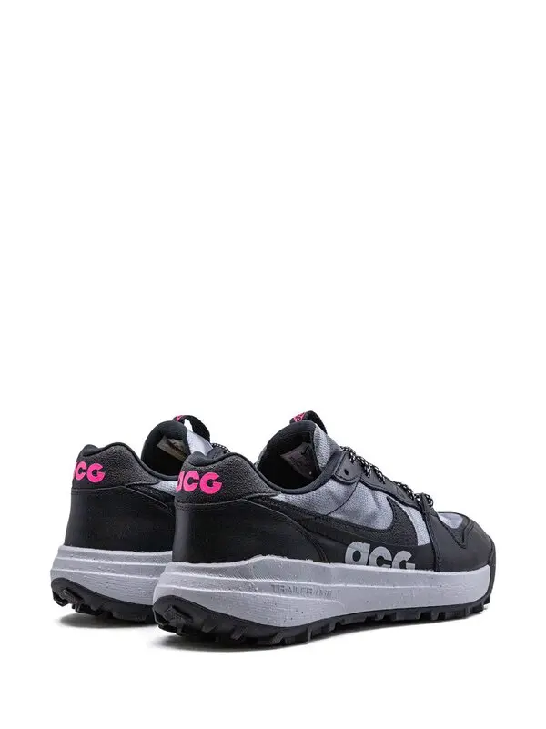 Nike Lowcate Sneakers