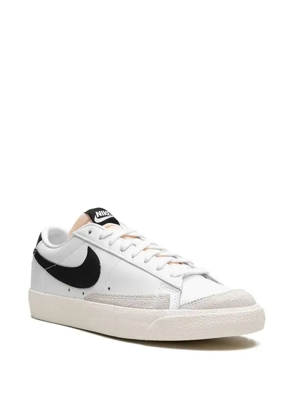 Nike Blazer Low Sneakers