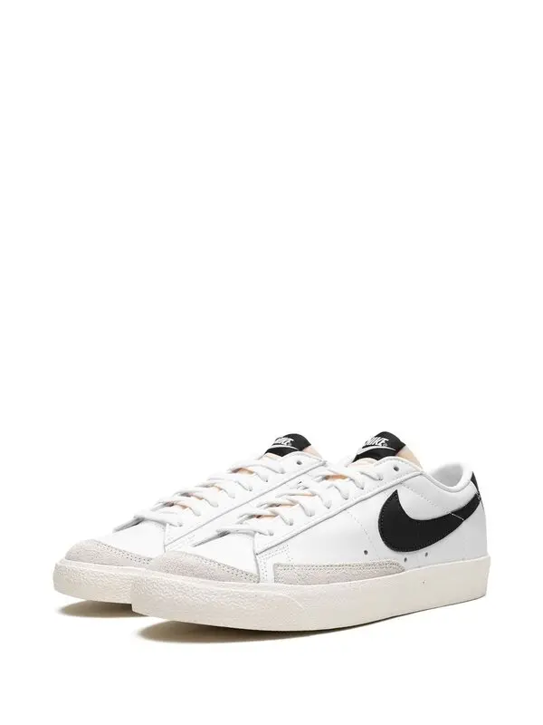 Nike Blazer Low Sneakers