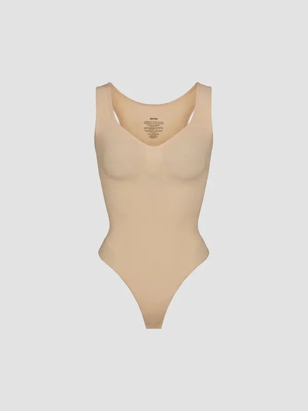 SKIMS Seamless Sculpt Scoopneck Thong Bodysuit - Clay