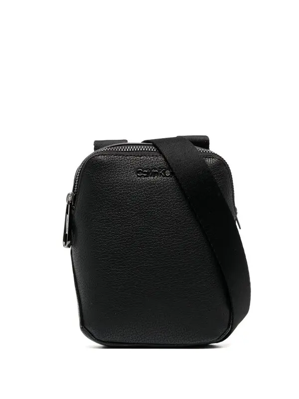 Calvin Klein Logo-plaque Zipped Messenger Bag - Black