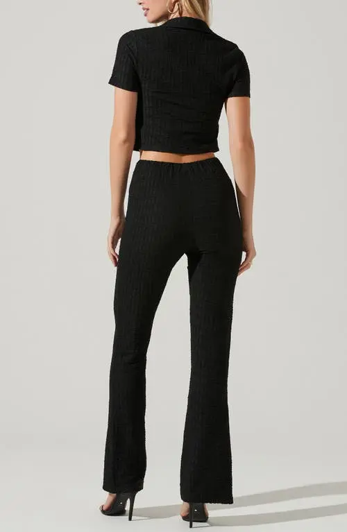 Astr The Label Zoey Textured Tie-front Crop Top