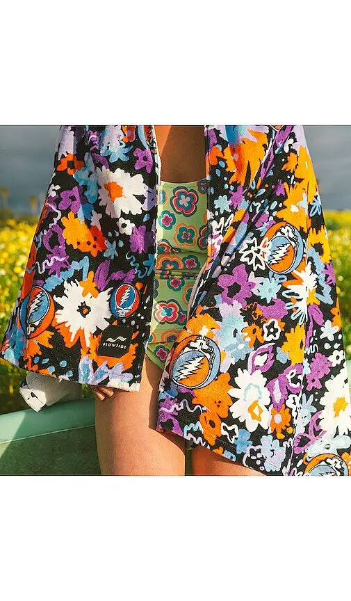 SLOWTIDE Dead Flowers Beach Towel In Purple