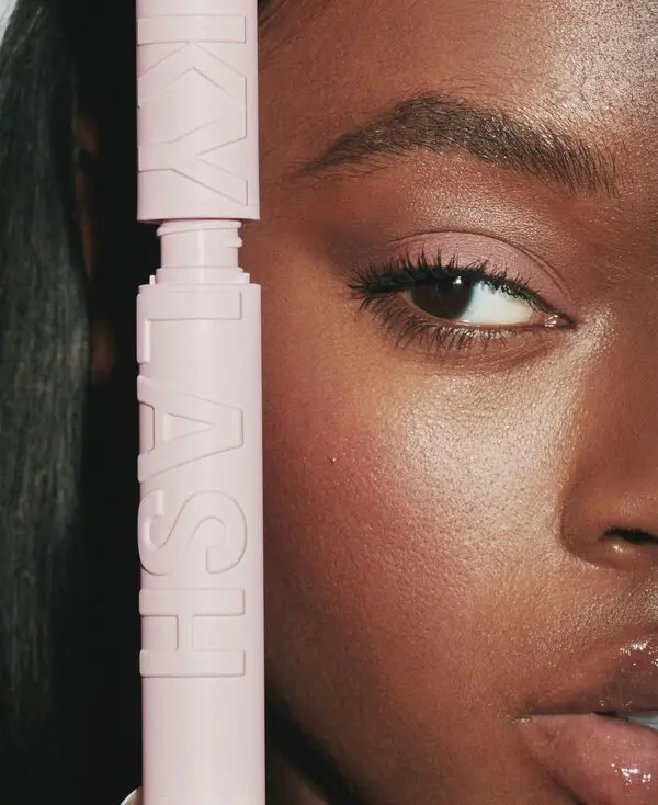 KYLIE COSMETICS Kylash Volume Mascara - Black