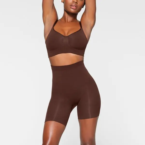 SKIMS Seamless Sculpt Mid Thigh Short - Cocoa