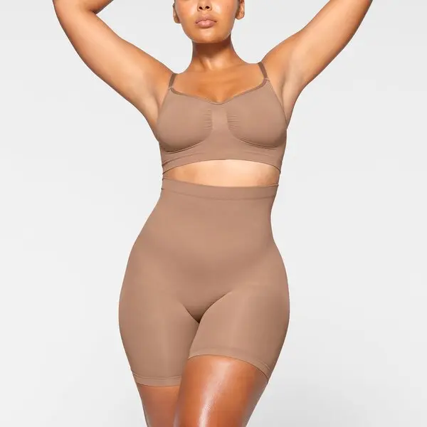 SKIMS Seamless Sculpt Mid Thigh Short - Sienna