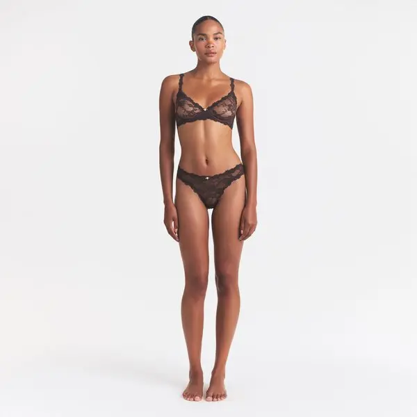 SKIMS Dipped Thong | White | | Stretch Lace - Espresso