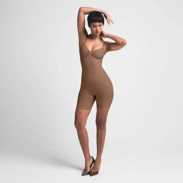 SKIMS Mid Thigh Bodysuit | Light Neutral | | Seamless Sculpt - Jasper