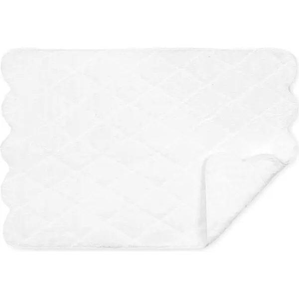 MATOUK Cairo Scallop Quilted Tub Mat - White