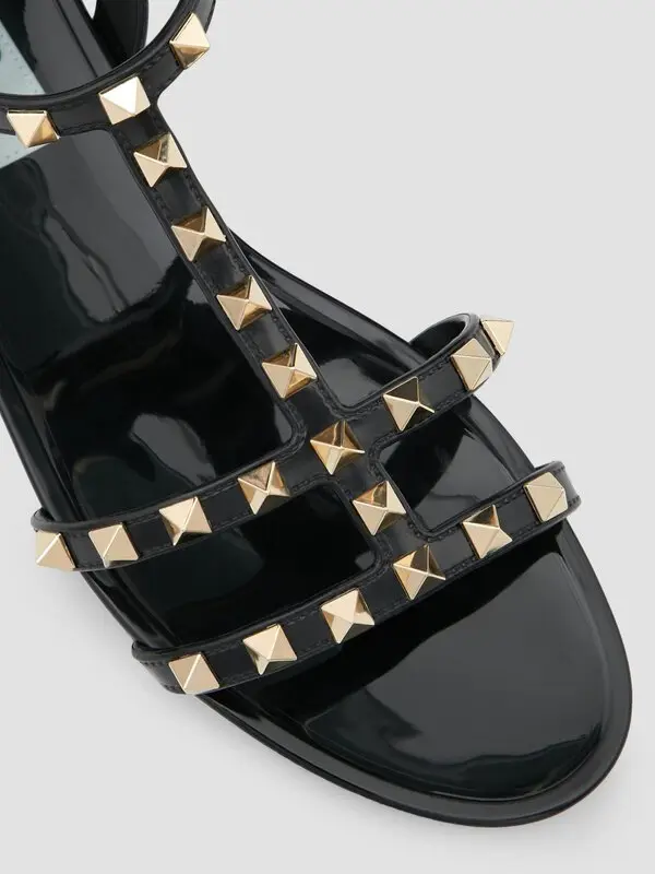 Valentino Garavani Rockstud Flat Rubber Sandals - Black